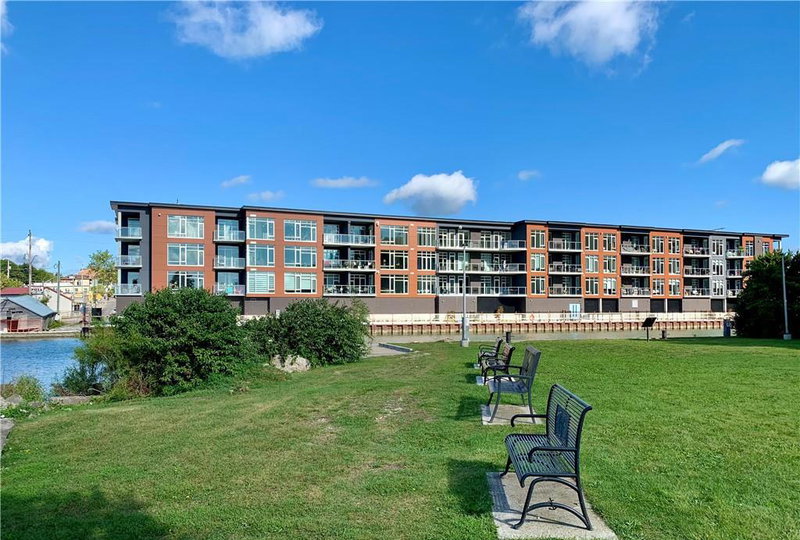 38 Harbour St Condos | Building Profile | Strata
